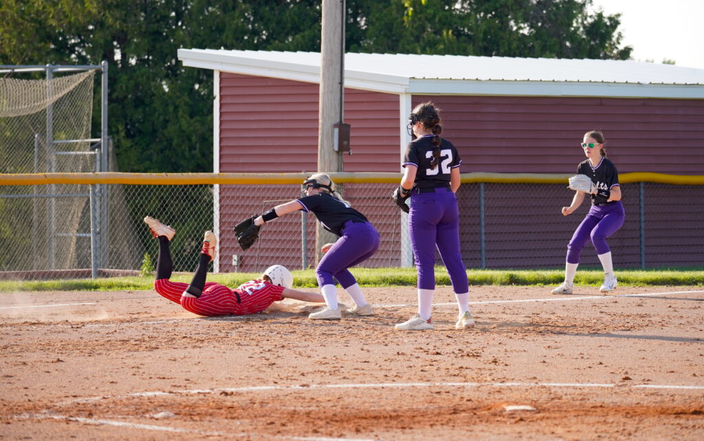 Redhawks bolt the door on Baxter, Colo-NESCO for early season wins ...